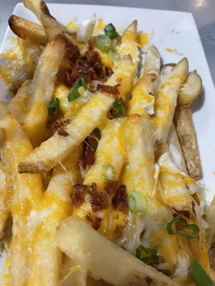 About Us | Canz Bar and Grill | The Hottest Bar in Bohemia Long Island ...